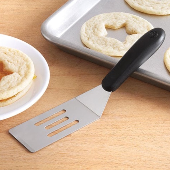 Pampered Chef | Kitchen | New Pampered Chef Mini Serving Spatula | Poshmark